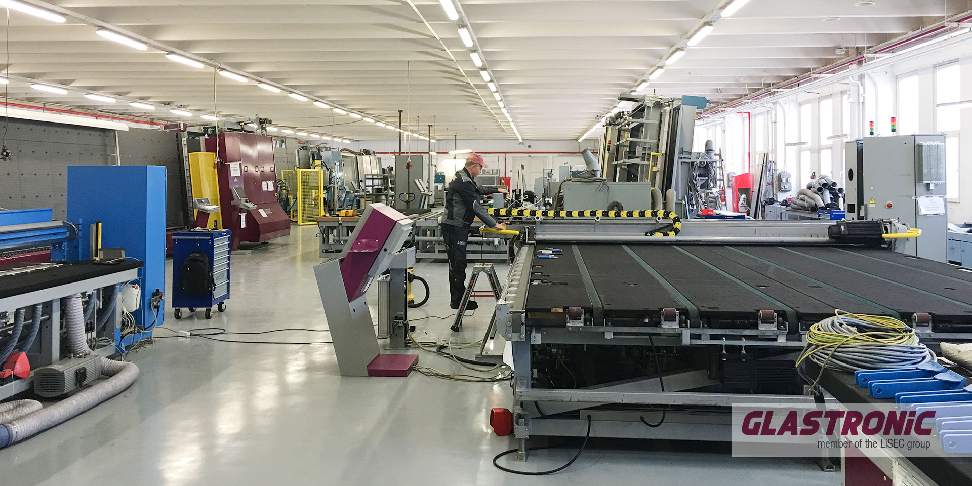 Manufacturer of flat glass processing machinery in Austria - LiSEC.com