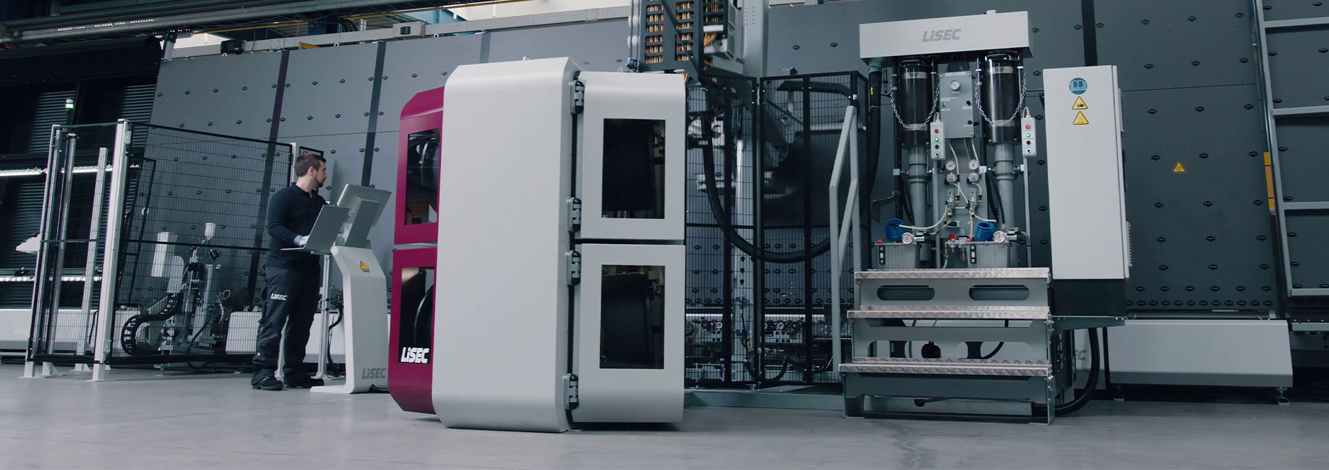 Spacer application for laminated glass - LiSEC.com